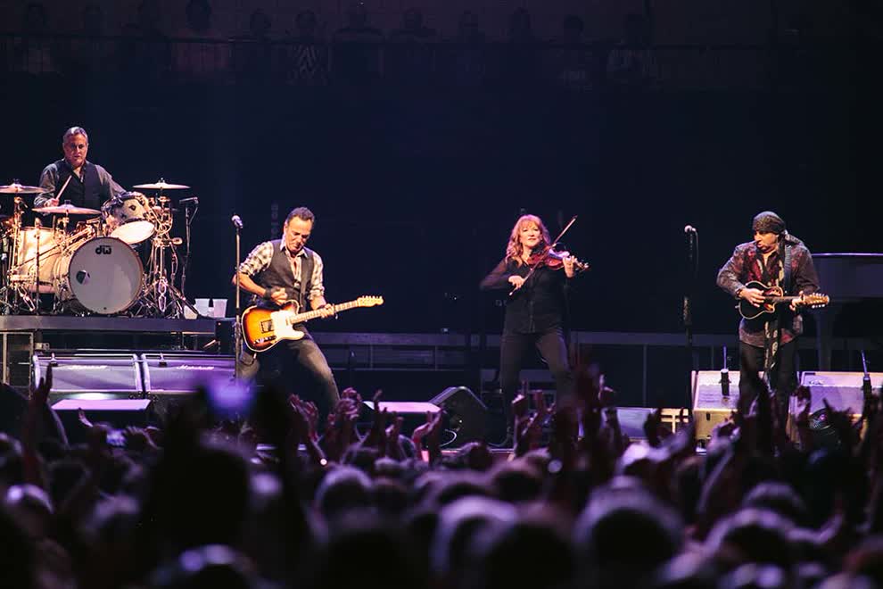 Live Review: Bruce Springsteen & The E-Street Band | theMusic.com.au ...