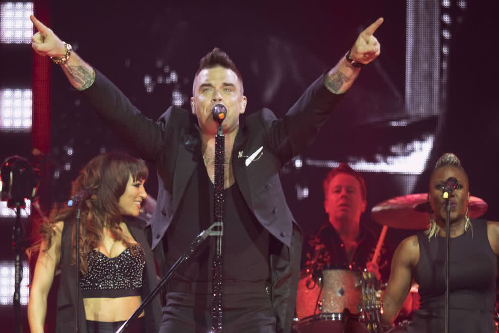 Live Review: Robbie Williams | theMusic.com.au | Australian music news ...