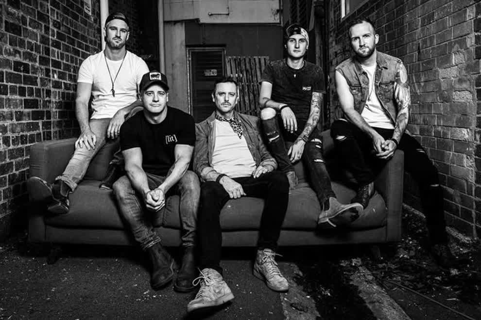 Hurricane Fall on literally breaking their neck for music | Countrytown ...