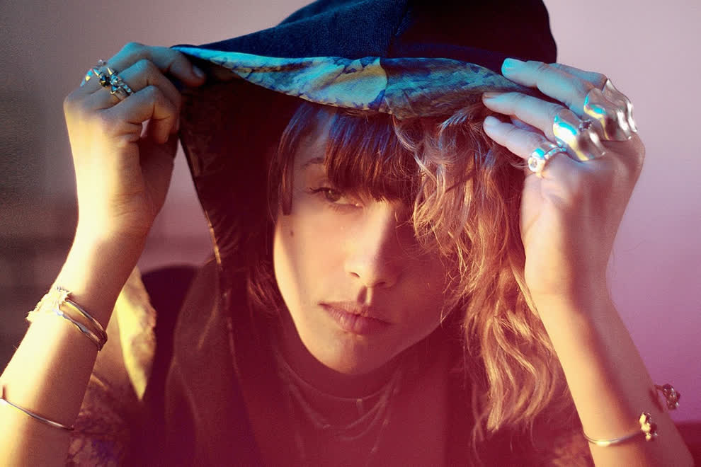 Live Review: Get ready for Noga Erez to take over your ears with 'Dance ...